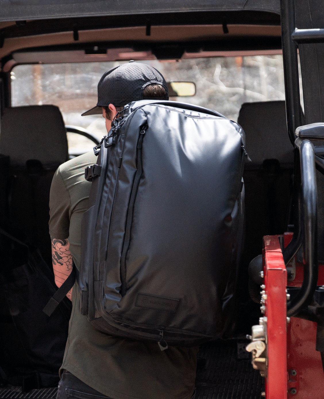 TRANSIT Travel Backpack 35L in Black – WANDRD Gear